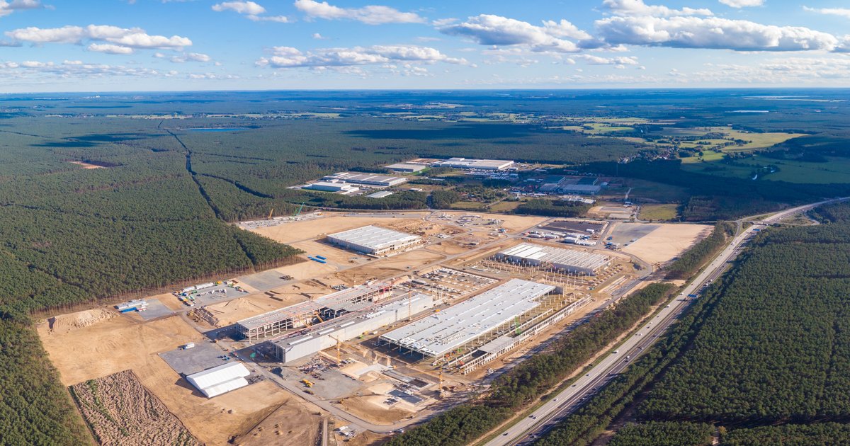 Germany: Residents and activists criticise Tesla for its water ...