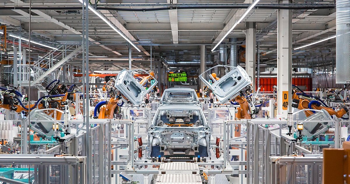 Germany: Volkswagen ends long-standing labour agreement amid cost ...