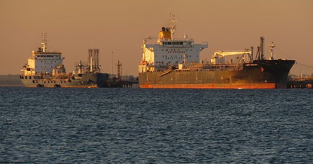 Shell & Vitol allegedly deliver Russian oil to Europe through Turkey ...