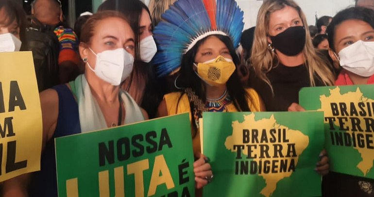 Brazil: Thousands gather to protest against projects that would ...
