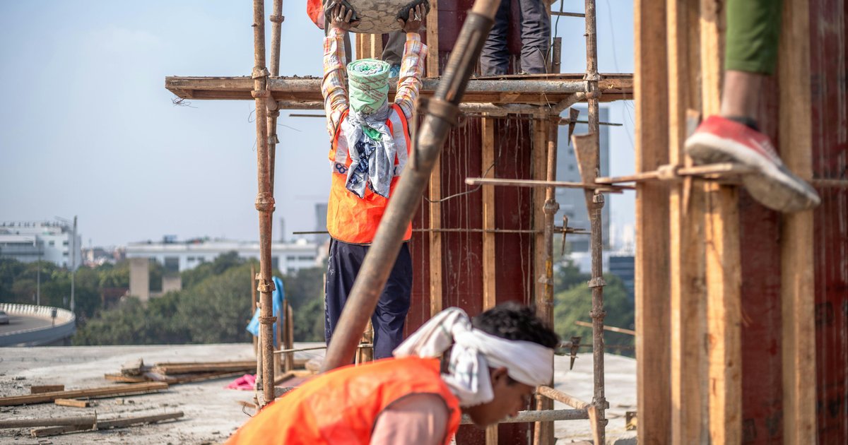 India: New labour policy draws criticism for undermining rights through ...